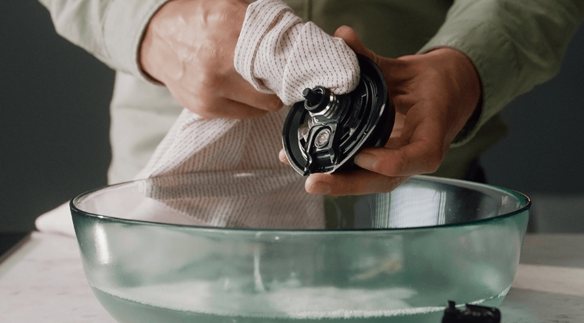 Cleaning a pressure cooker