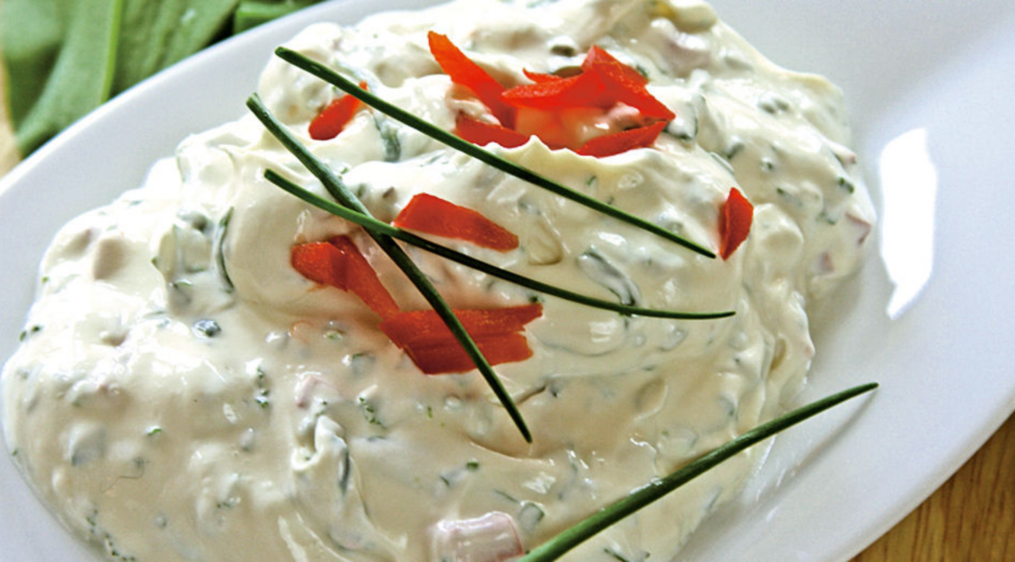 Recipe: Greek-style dipping sauce with cucumber | Fissler