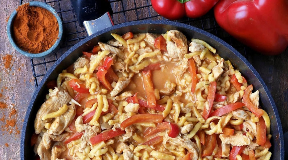 Recipe: Spätzle pan with chicken & bell pepper cream sauce | Fissler