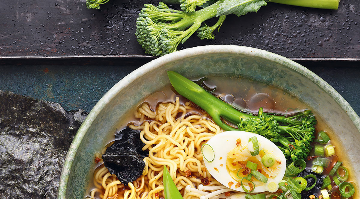 Recipe: Tonkotsu Ramen with Broccolini & Enoki Mushrooms | Fissler
