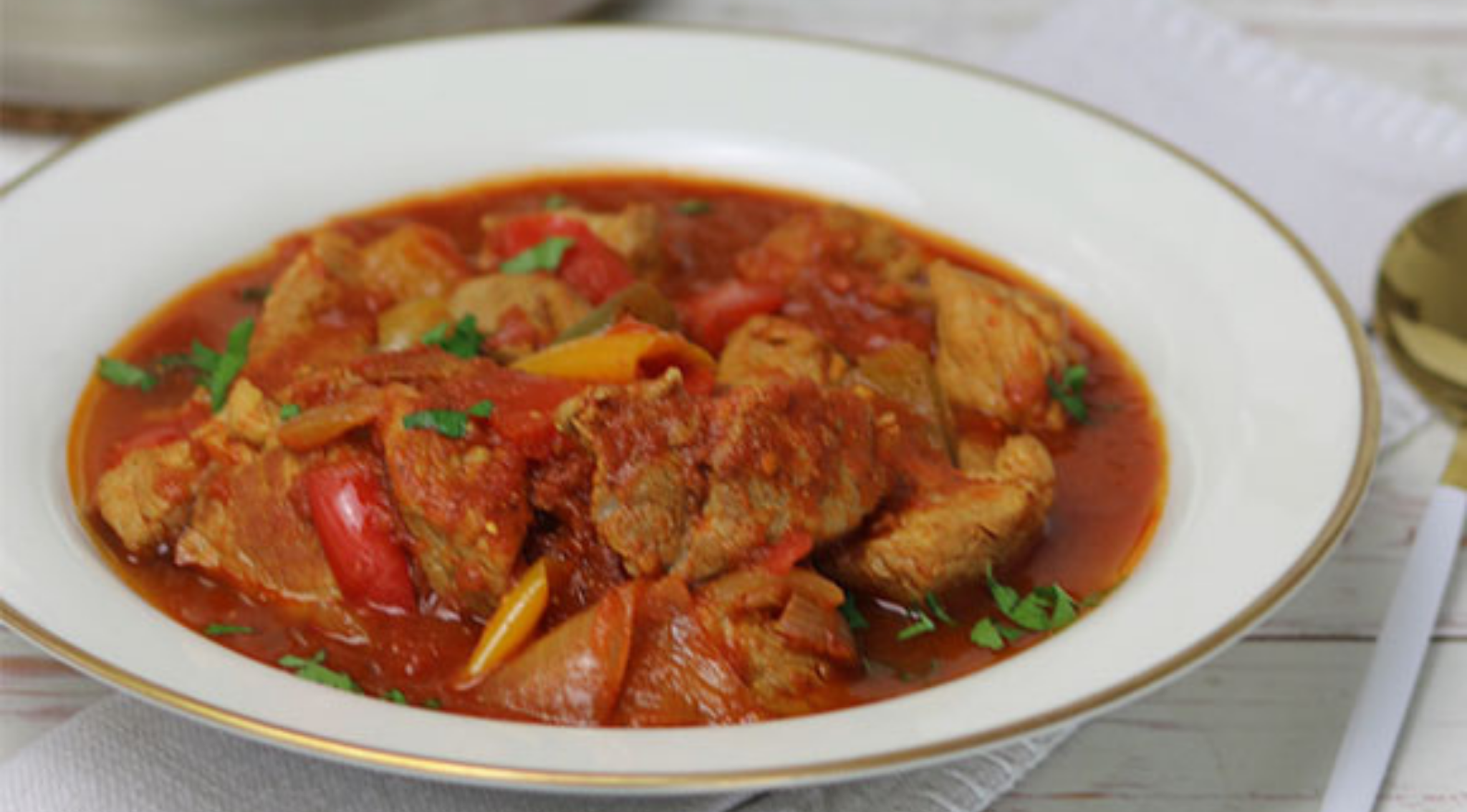 Recipe: Shashlik Pot with Pork Goulash | Fissler