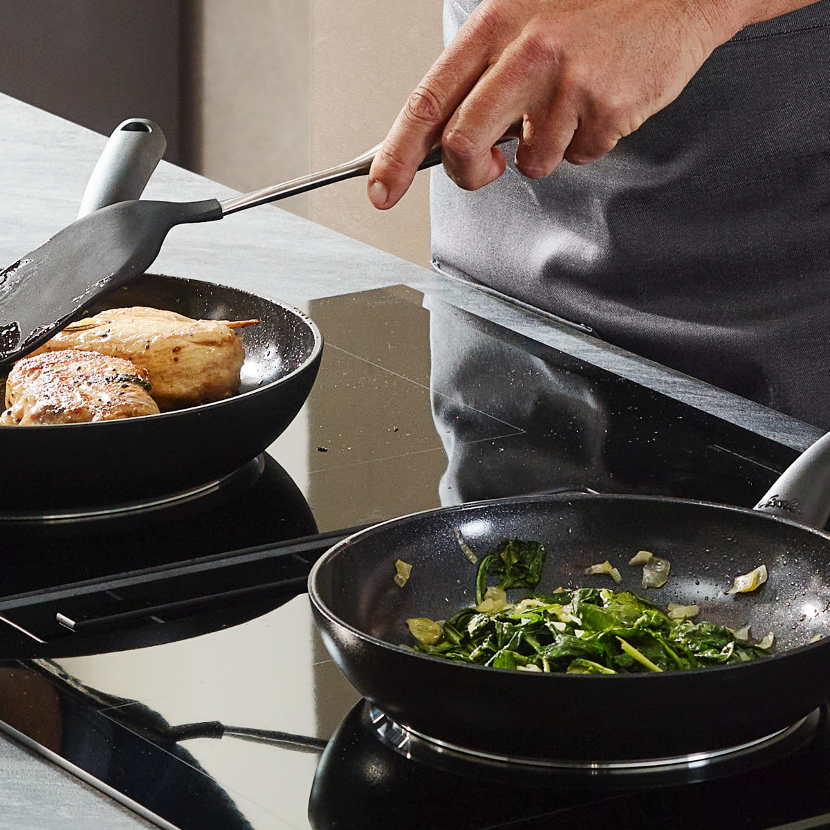 Buy large frying pans up to 28 cm | Fissler
